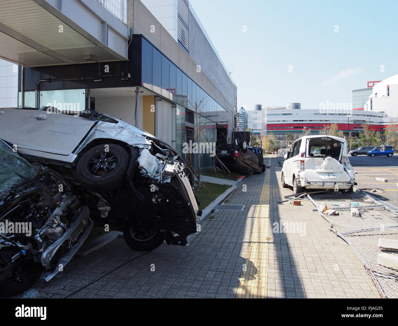 Suminoe-ku, Osaka city, Japan. 5th Sep, 2018. Debris is seen in Osaka ...