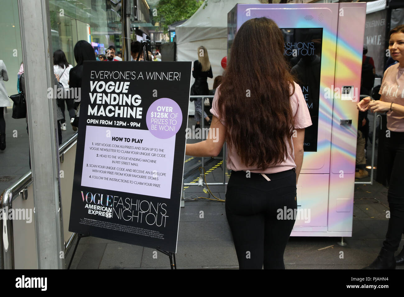 Prize vending machine hi-res stock photography and images - Alamy