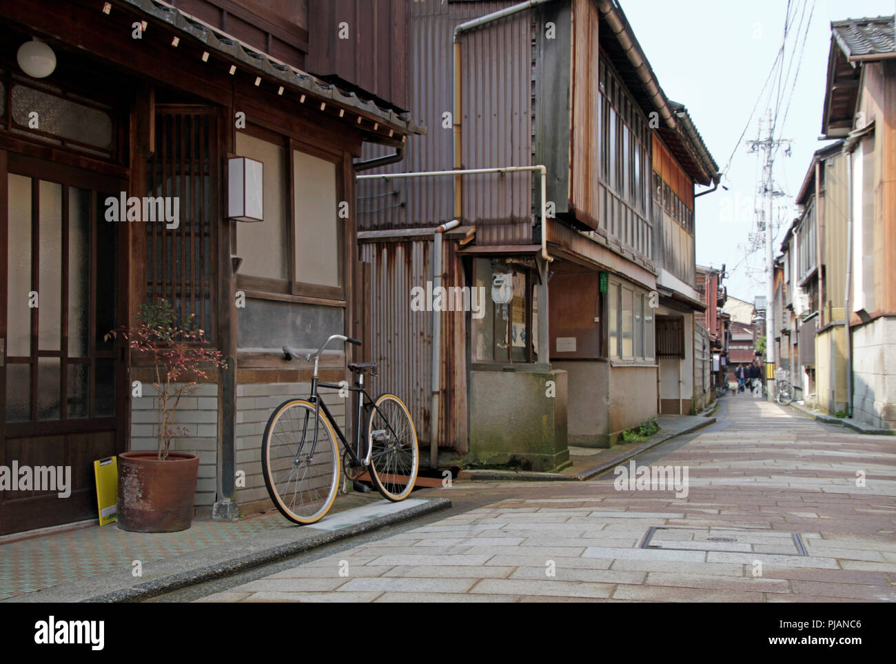 Quiet japan hi-res stock photography and images - Alamy