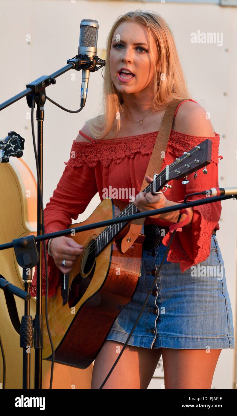 Woman musician banjo playing hi-res stock photography and images - Alamy