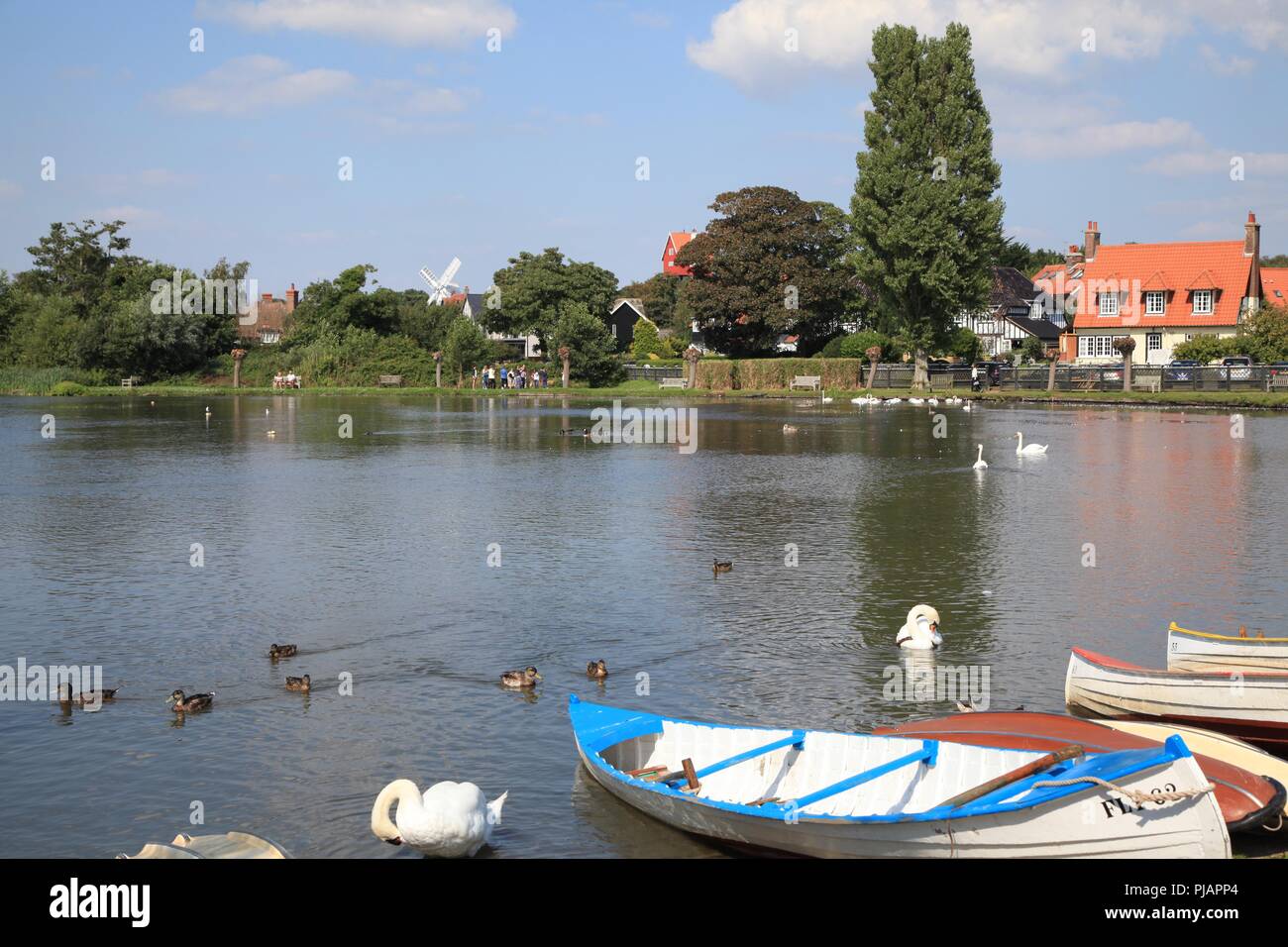 Rowing boats on thorpeness meare suffolk hi-res stock photography and ...