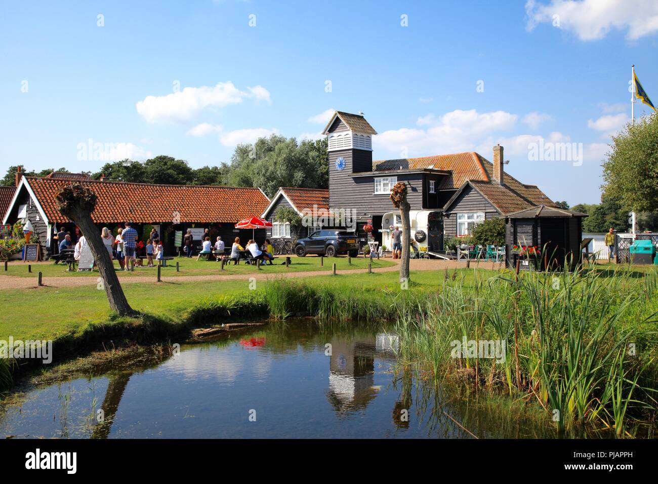 Boating on thorpeness meare hi-res stock photography and images - Alamy