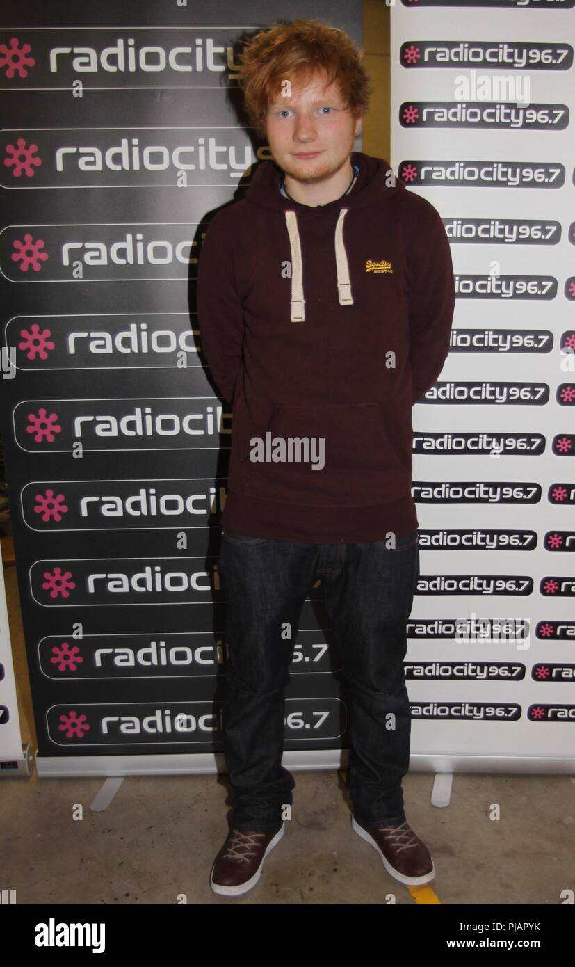 Young ed sheeran hi-res stock photography and images - Alamy