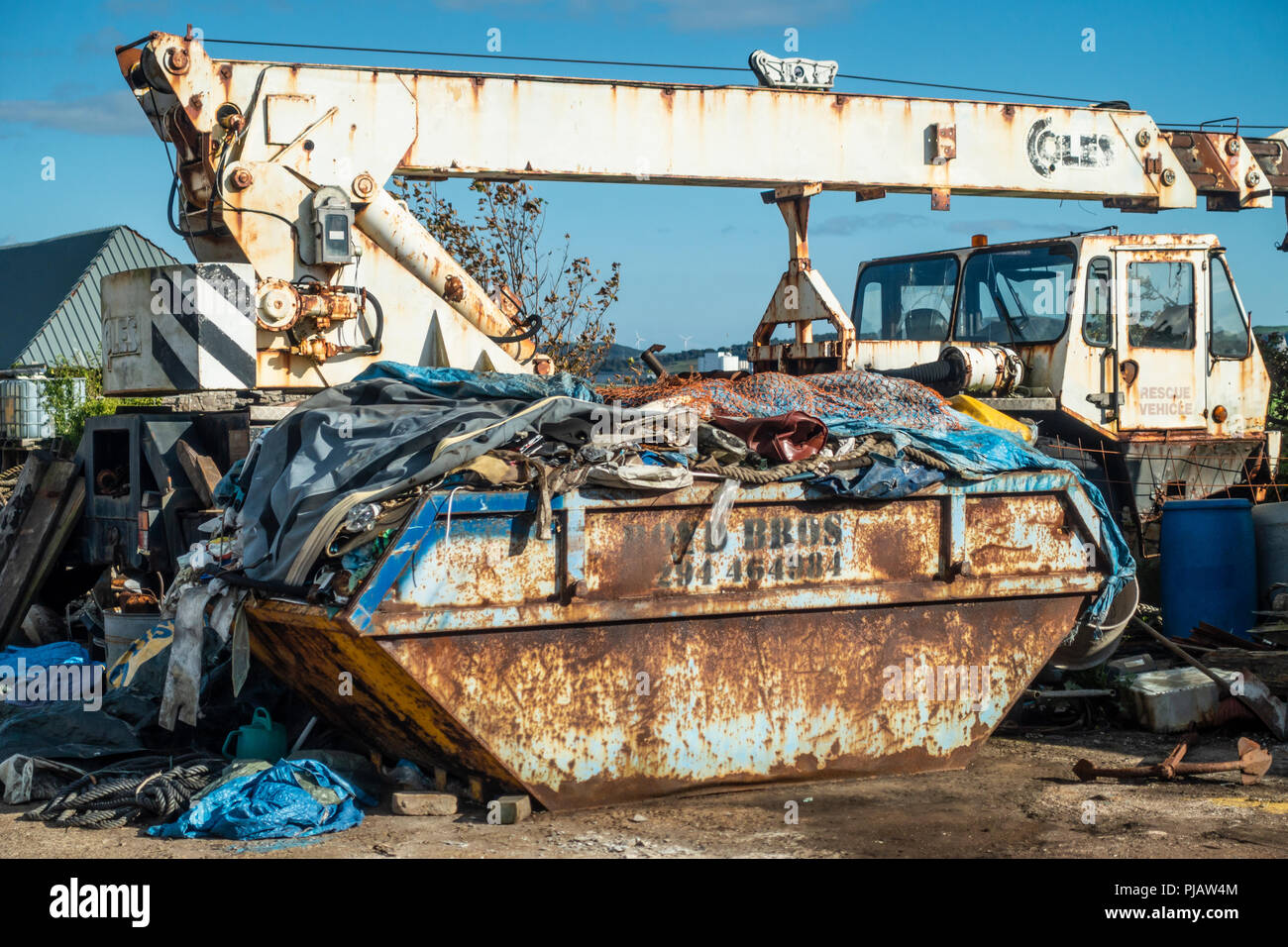 Skip rubbish hi-res stock photography and images - Alamy