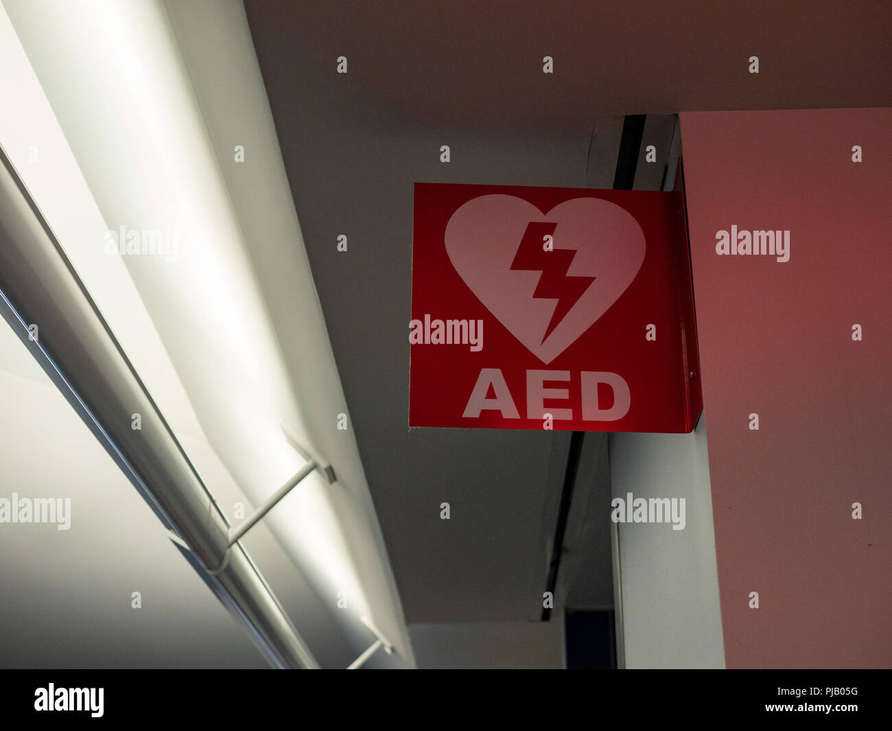 Defibrillator in public area hi-res stock photography and images - Alamy