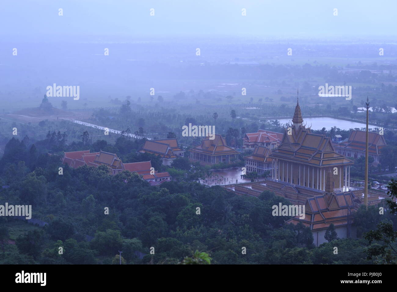 Oudong temple hi-res stock photography and images - Alamy