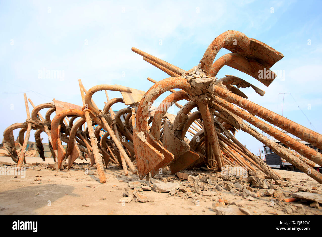 Brown rust anchors hi-res stock photography and images - Alamy