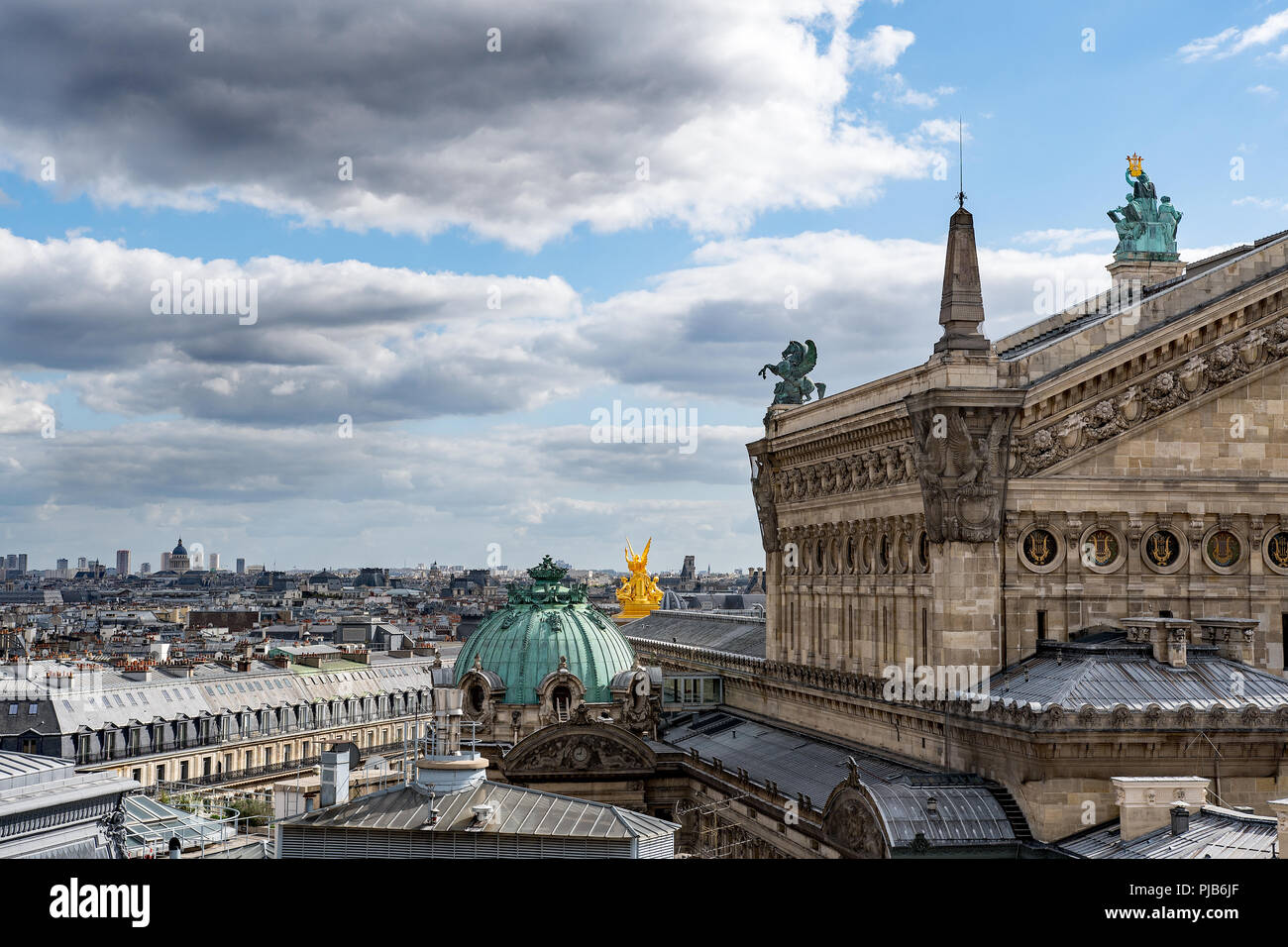 View facade opéra garnier hi-res stock photography and images - Alamy