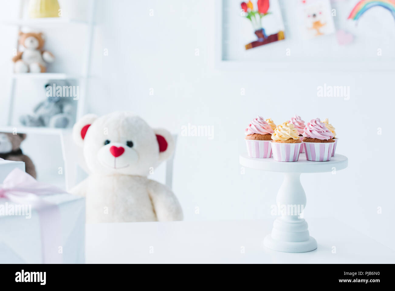 Stand teddy bear hi-res stock photography and images - Alamy