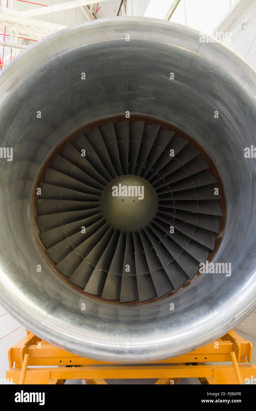 Jet engine aircraft maintenance hi-res stock photography and images - Alamy