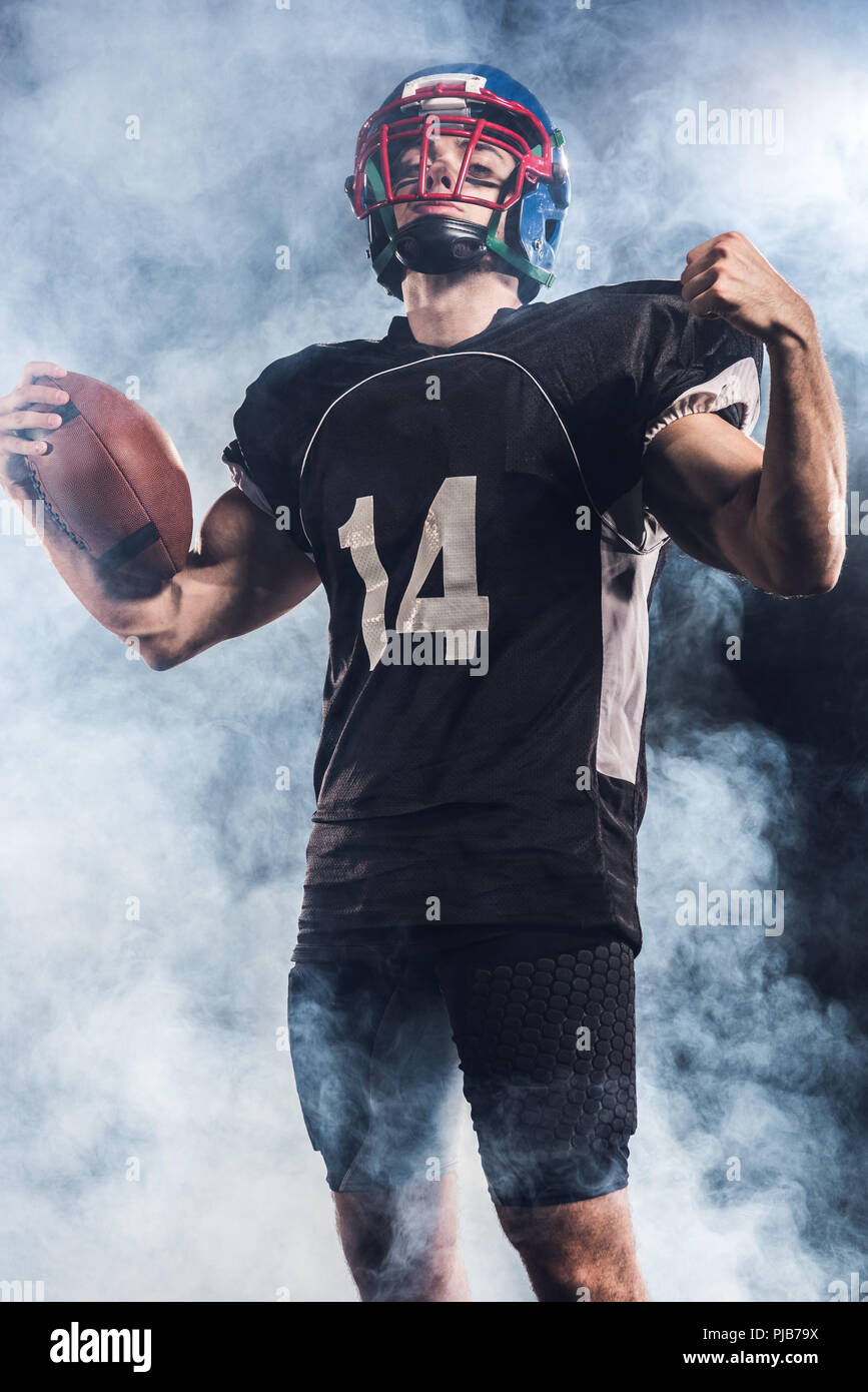 American football player back view hi-res stock photography and images ...