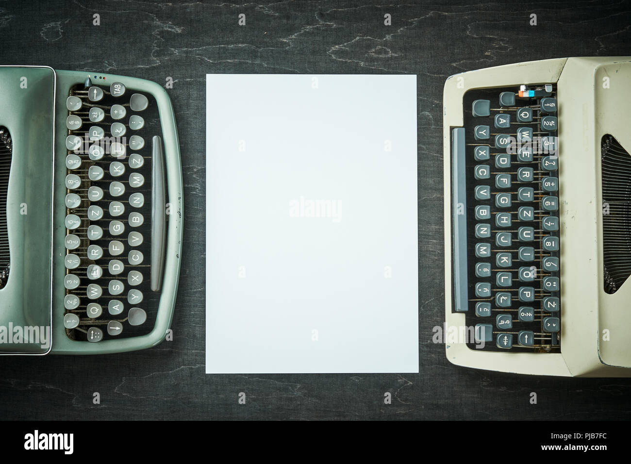 Two typewriters hi-res stock photography and images - Alamy