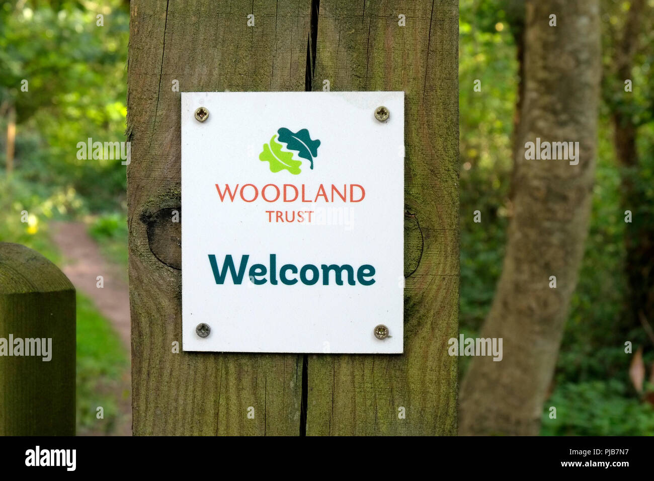 Woodland trust sign hi-res stock photography and images - Alamy