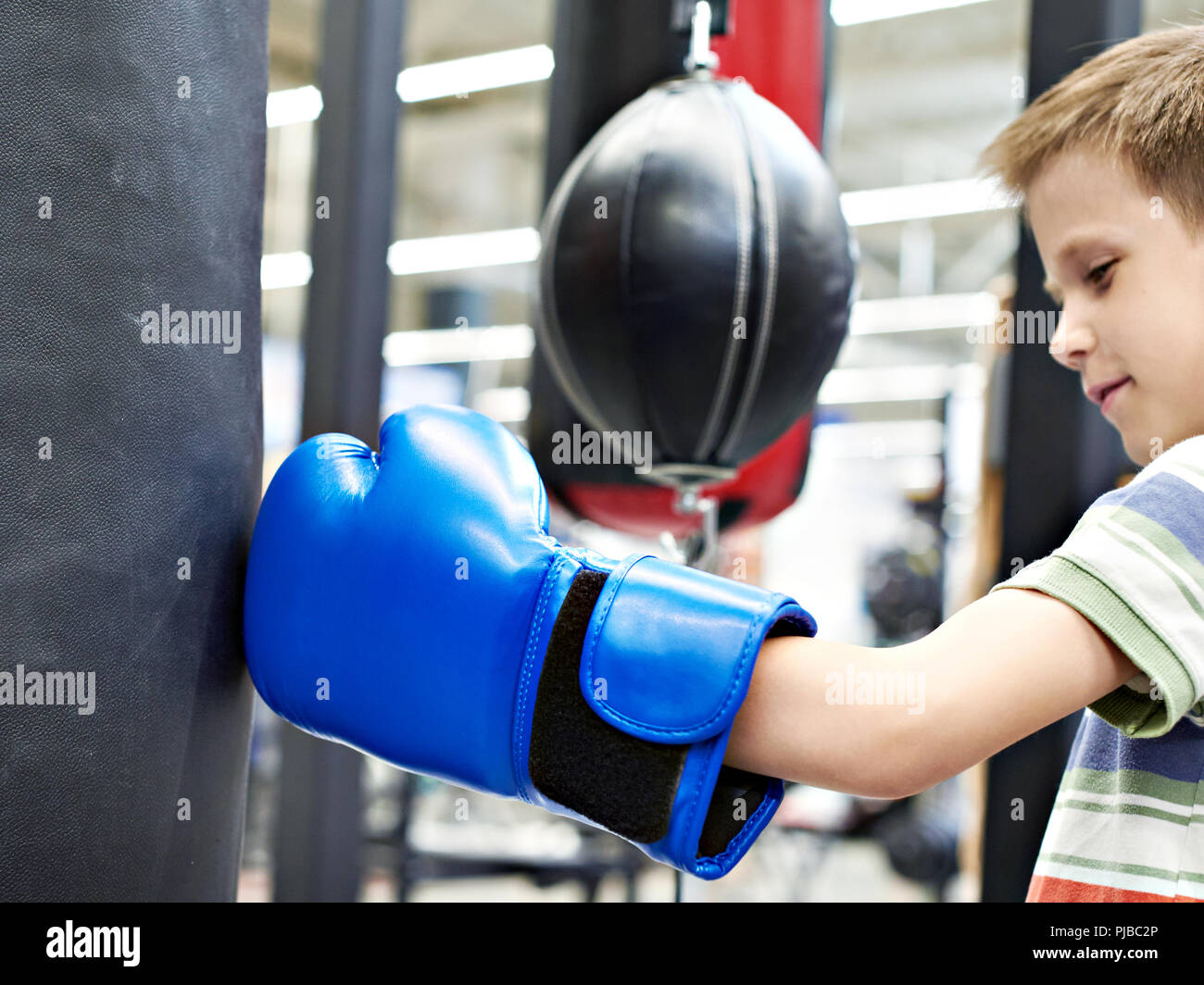 Boxer action punching hi-res stock photography and images - Alamy