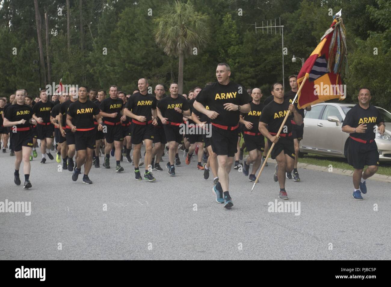 Soldiers from 3rd Infantry Division Artillery kick off the Marne ...