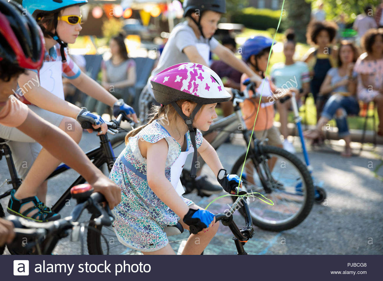 Line bicycle hi-res stock photography and images - Alamy