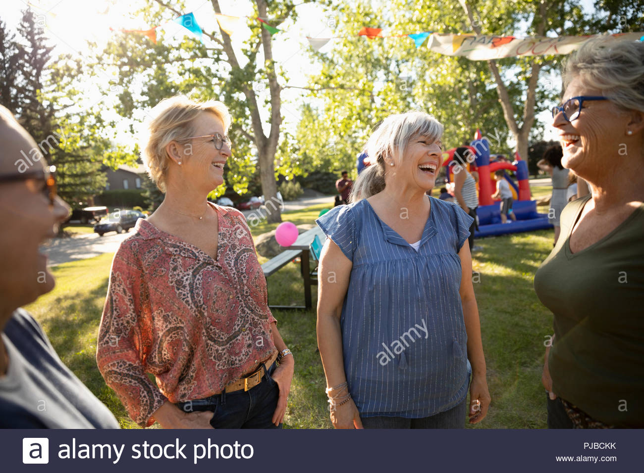 Summer neighbors hi-res stock photography and images - Alamy