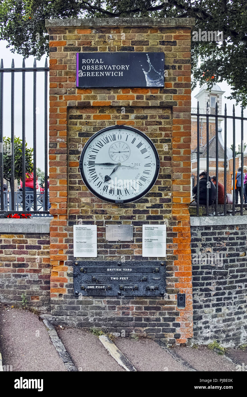 Greenwich meridian monument hi-res stock photography and images - Alamy