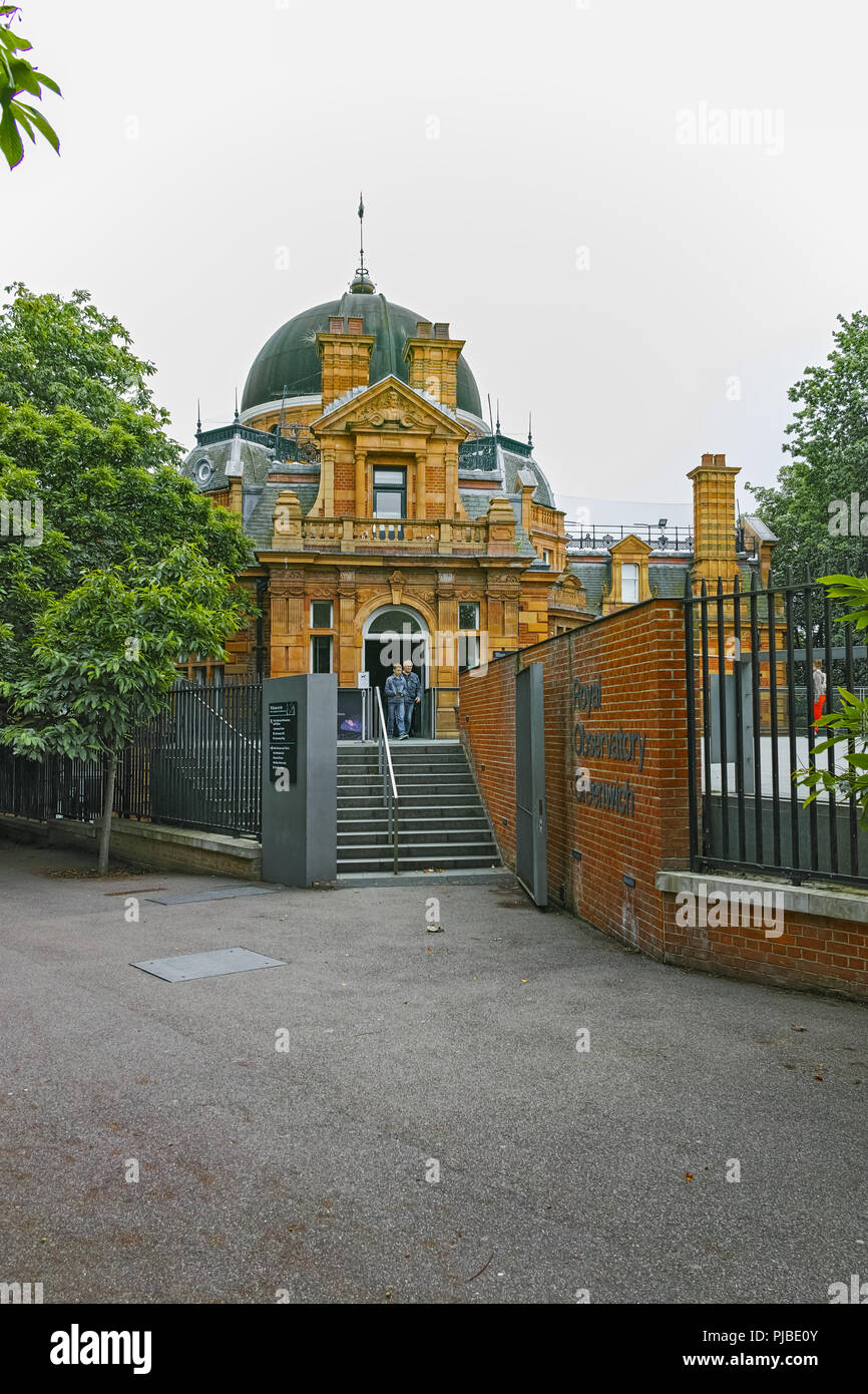 Greenwich meridian monument hi-res stock photography and images - Alamy