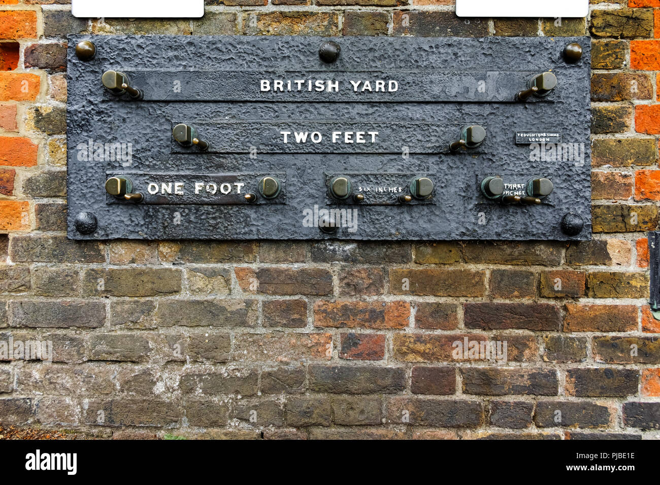 Greenwich meridian monument hi-res stock photography and images - Alamy