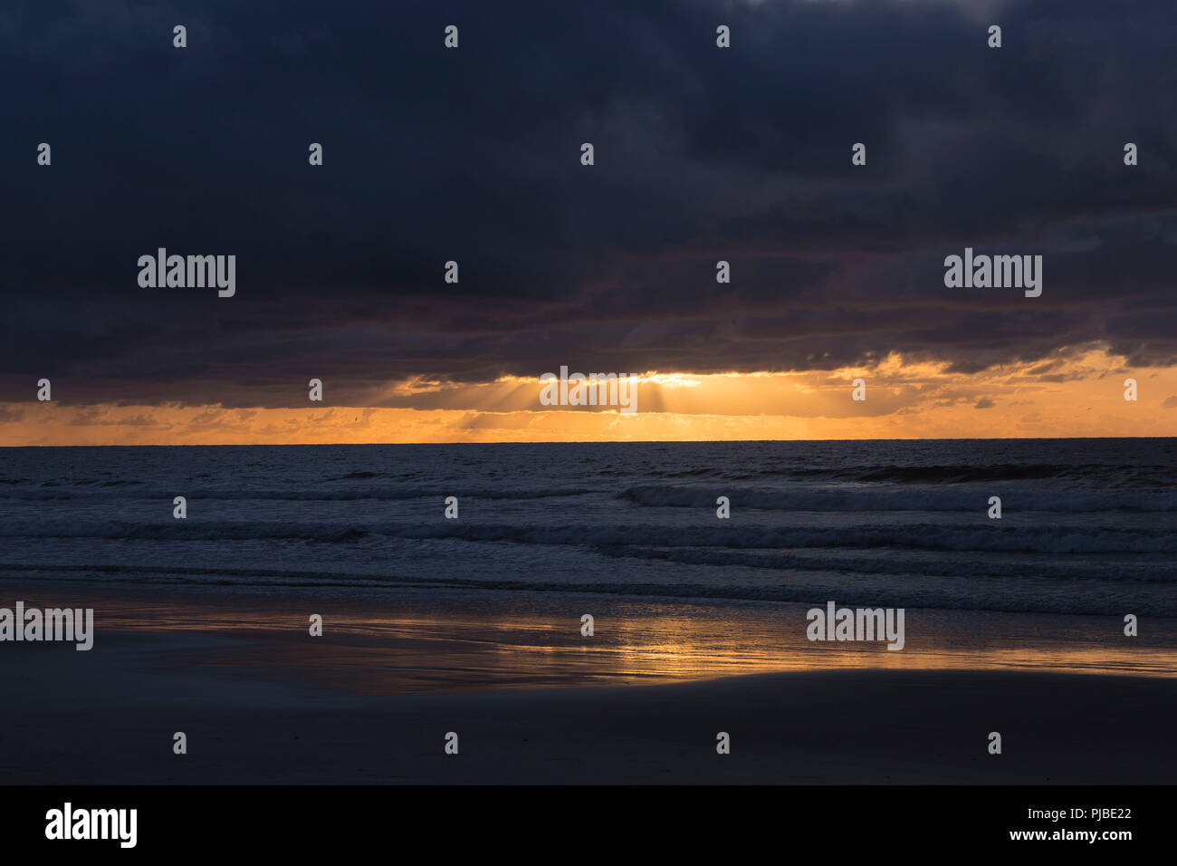 Sun through rain hi-res stock photography and images - Alamy