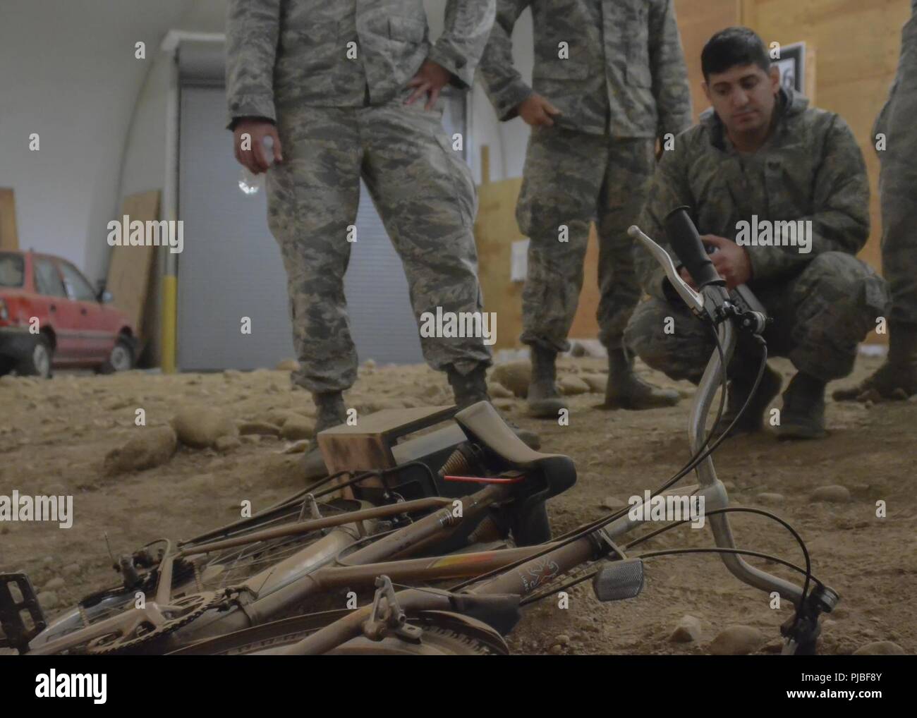 Ied awareness training hi-res stock photography and images - Alamy