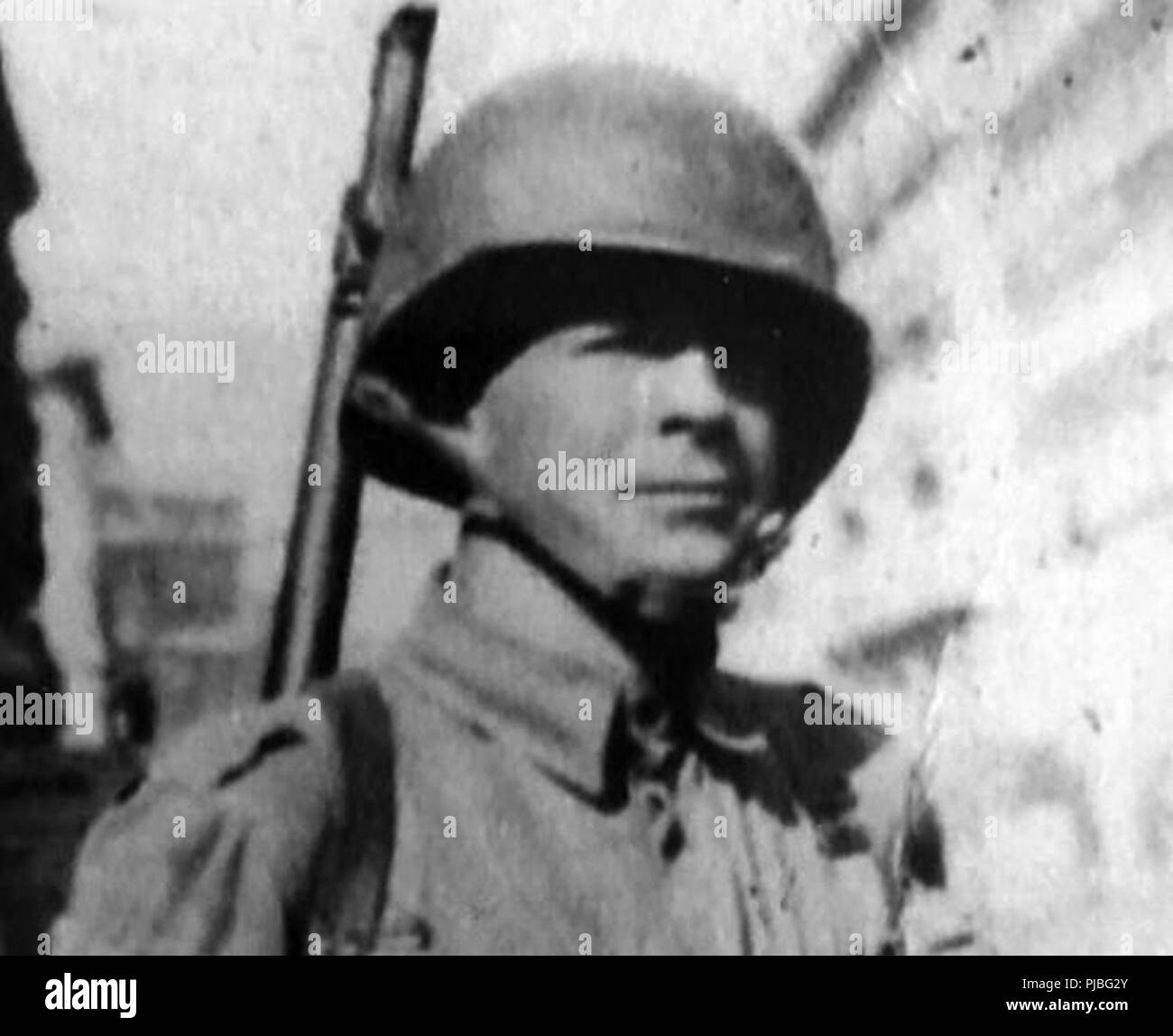 The late retired Army 1st Sgt. Harold Eatman as a paratrooper in the ...