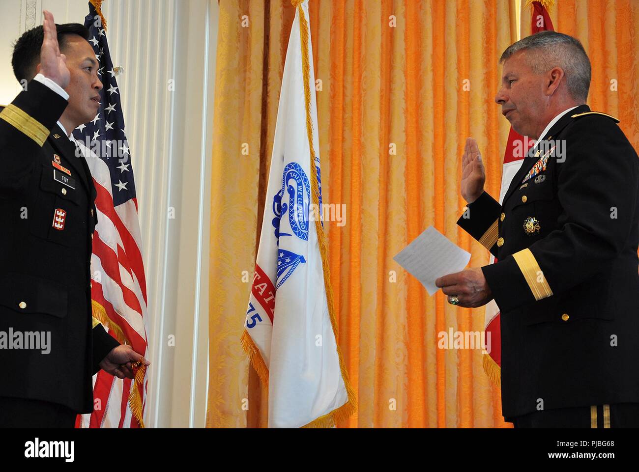 Usace commanding general hi-res stock photography and images - Alamy