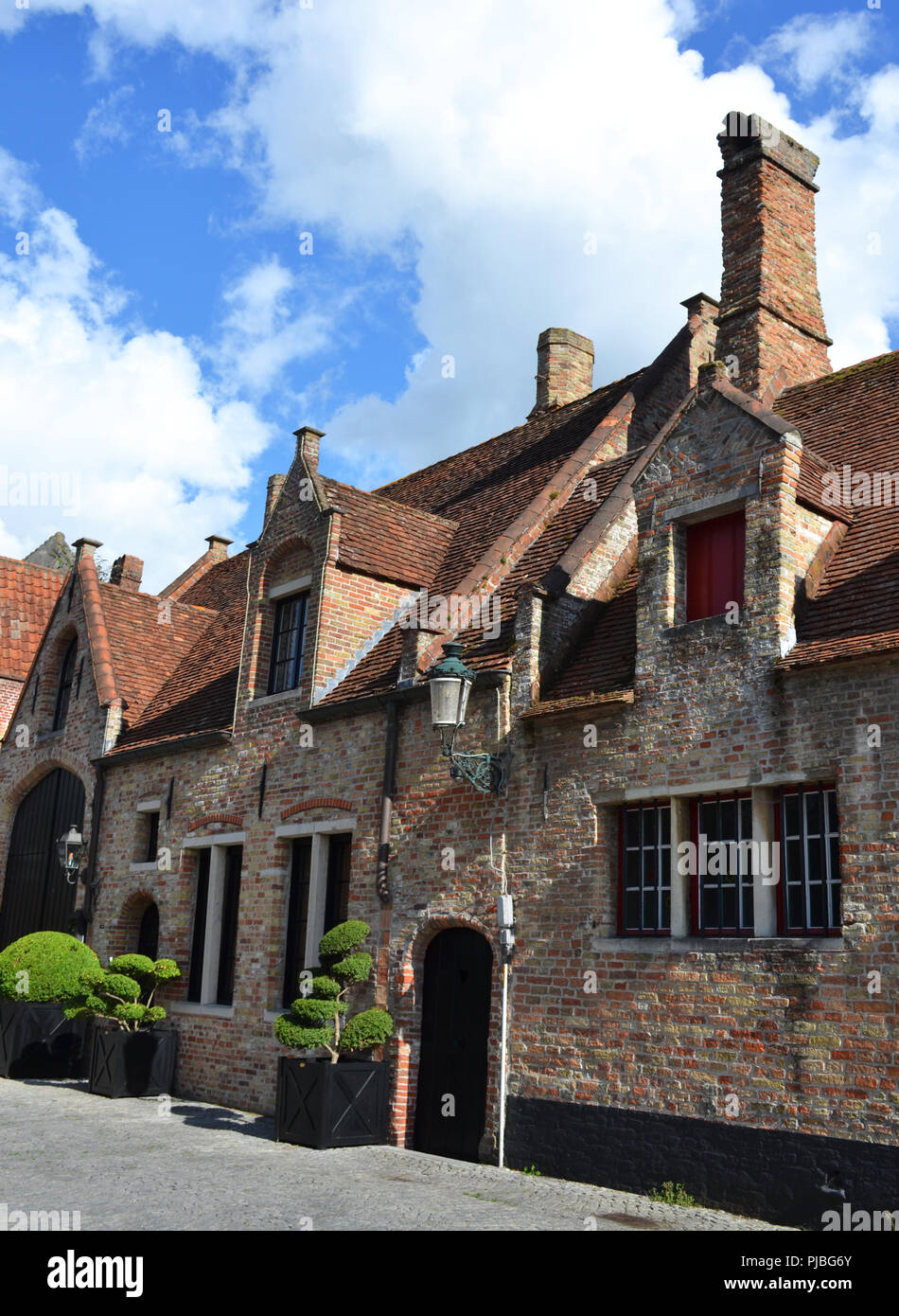 Beautiful houses hi-res stock photography and images - Alamy