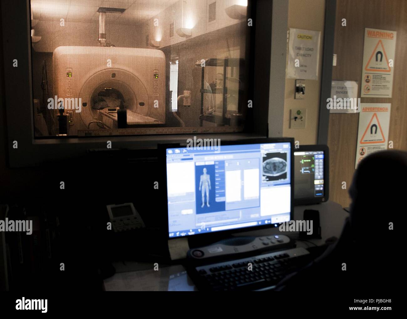 Magnetic mri force hi-res stock photography and images - Alamy