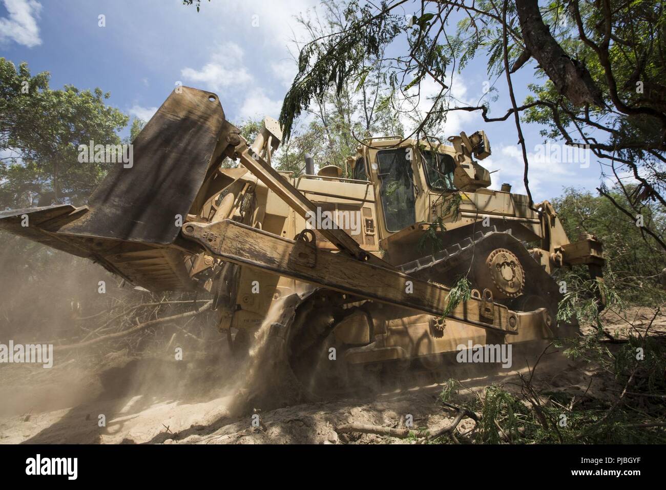 Us army bulldozer hi-res stock photography and images - Alamy