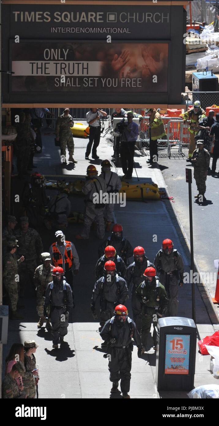 U.S Army Reserve Soldiers of the 468th Engineer Detachment ...