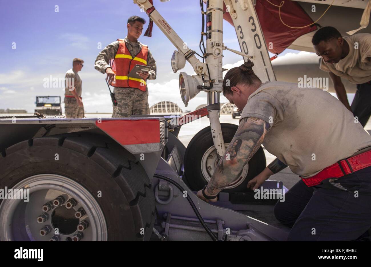 Of the 18th aircraft maintenance squadron hi-res stock photography and ...