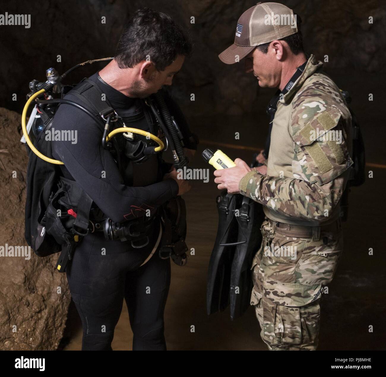 Thai cave rescue soccer team hi-res stock photography and images - Alamy