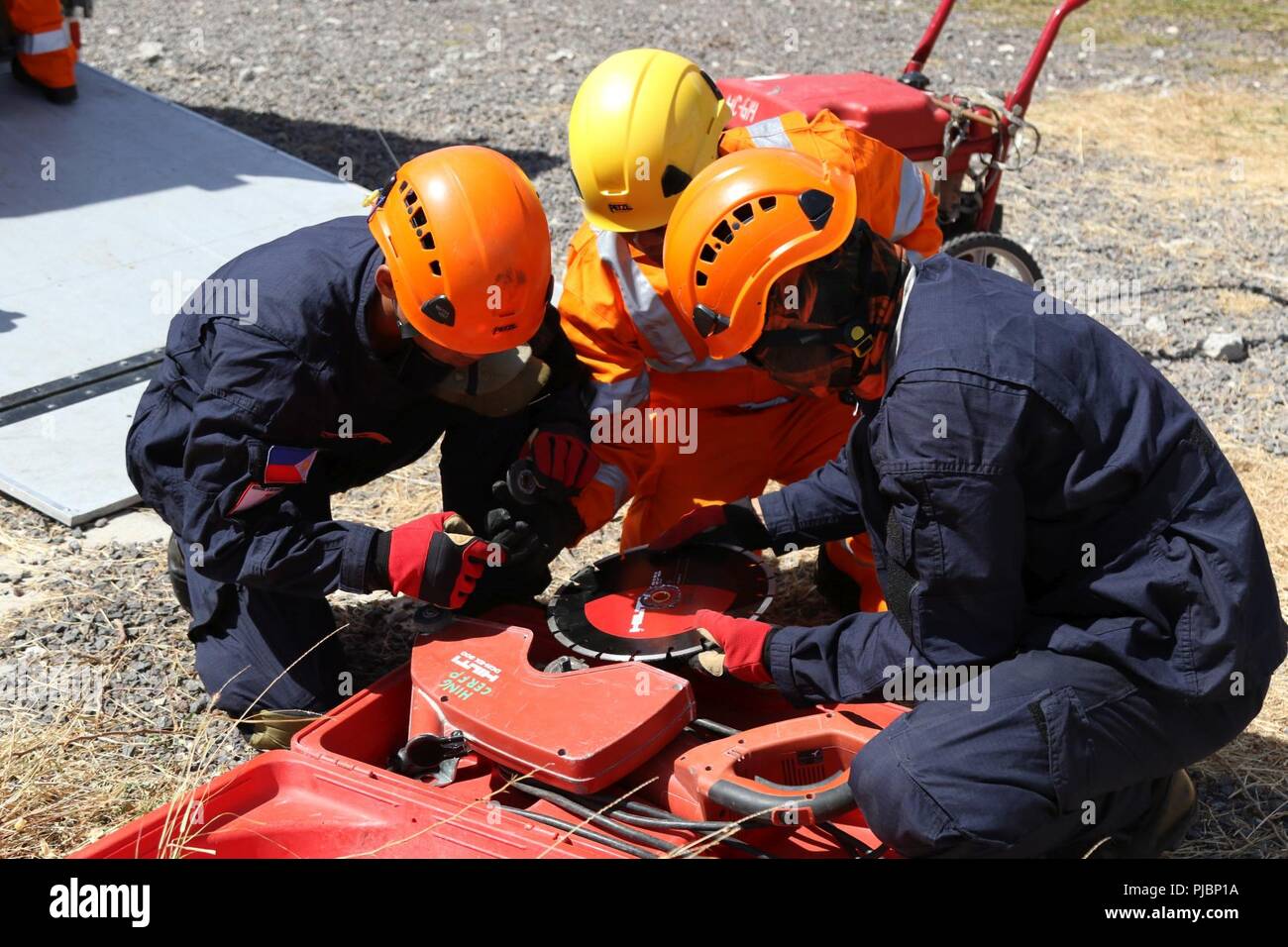 Soldiers of the Philippines Army 525th Engineer Combat Battalion and ...