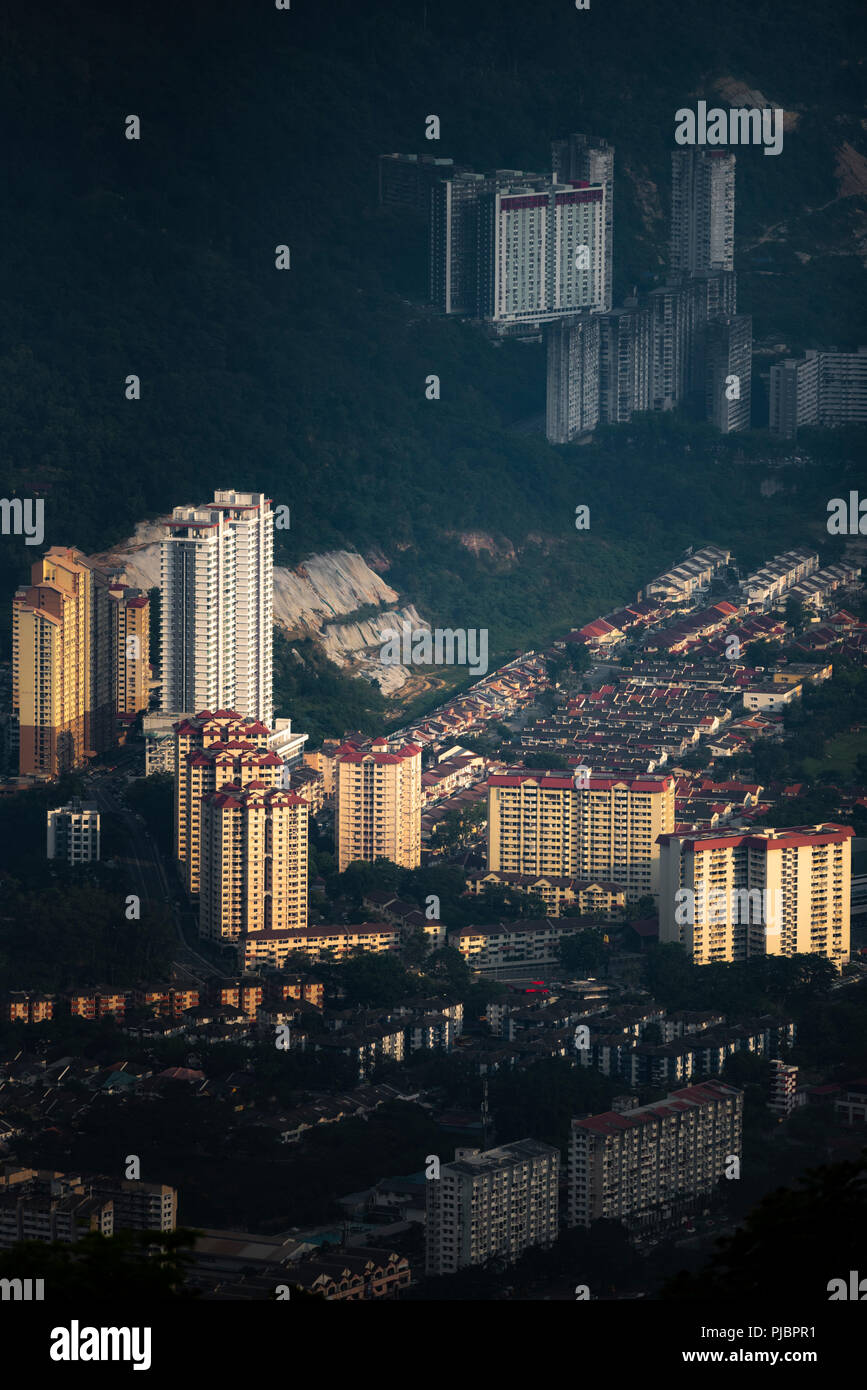 Penang temple skyline hi-res stock photography and images - Alamy