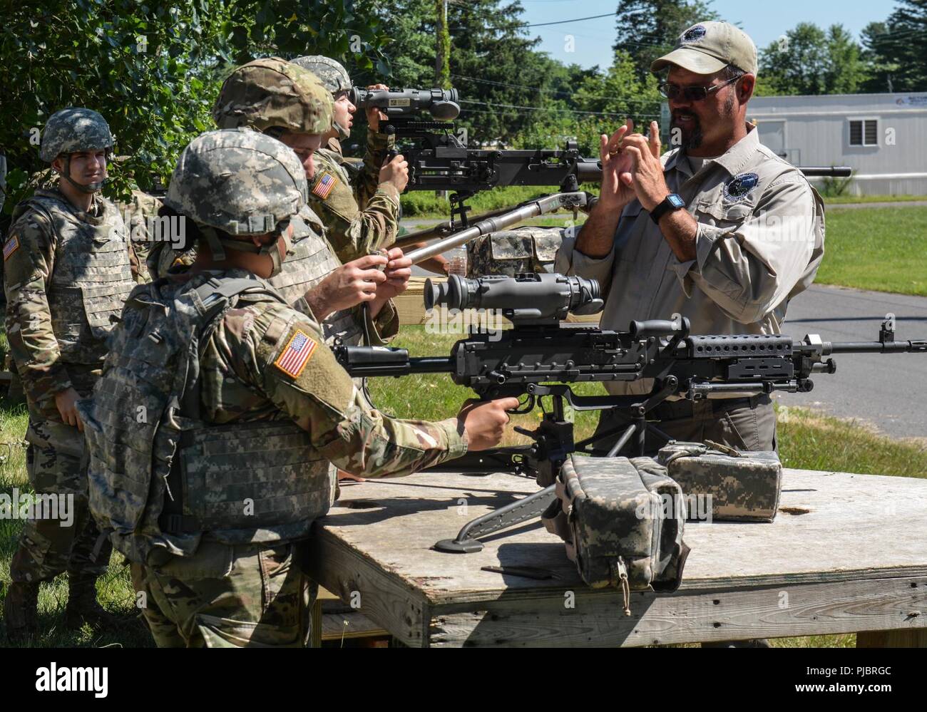 U.S. Army Reserve Troop List Unit Soldiers train with AN/PAS-13 Thermal ...