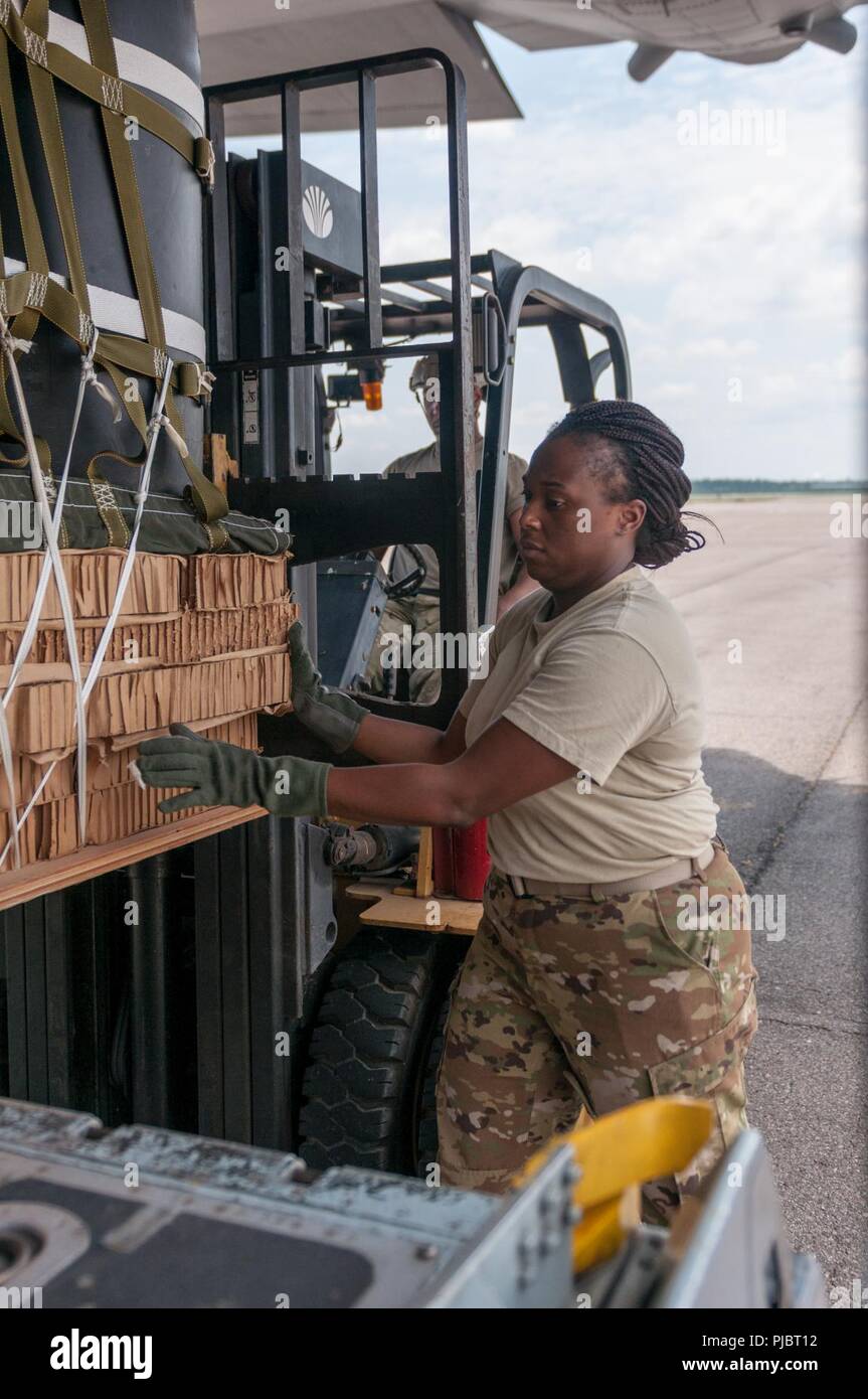 Airborne delivery wing hi-res stock photography and images - Alamy