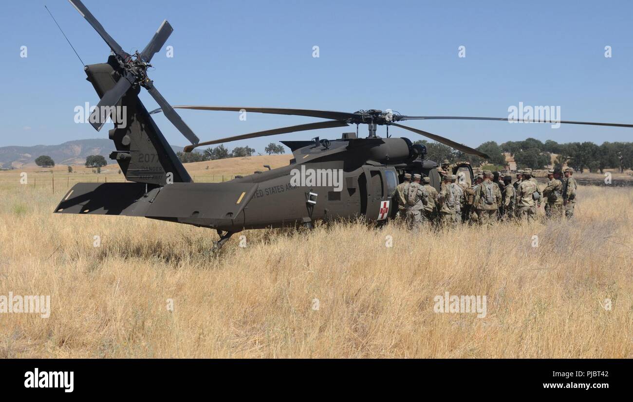 Hh 60m blackhawk helicopter hi-res stock photography and images - Alamy