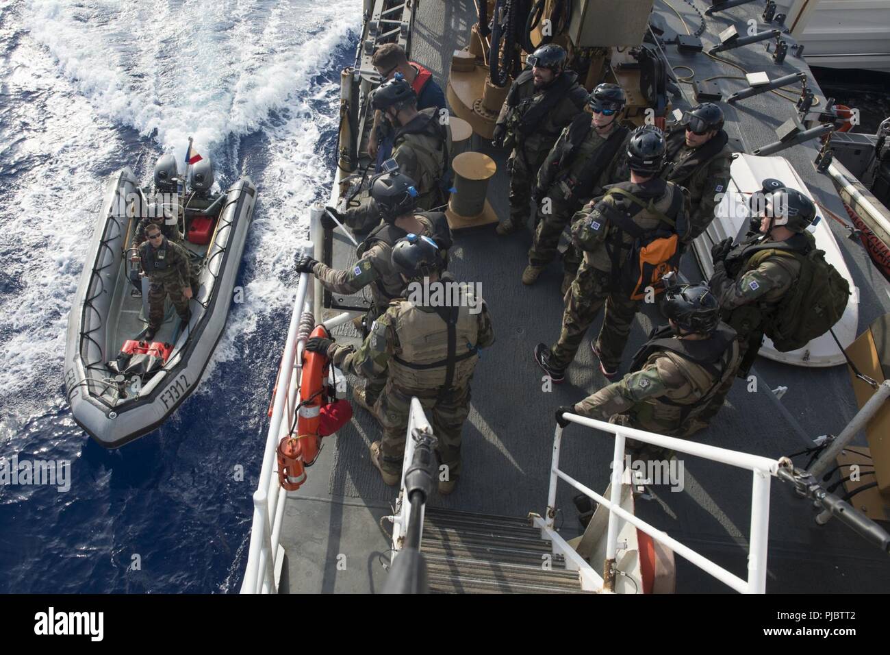 Us coast guard boarding team hi-res stock photography and images - Alamy
