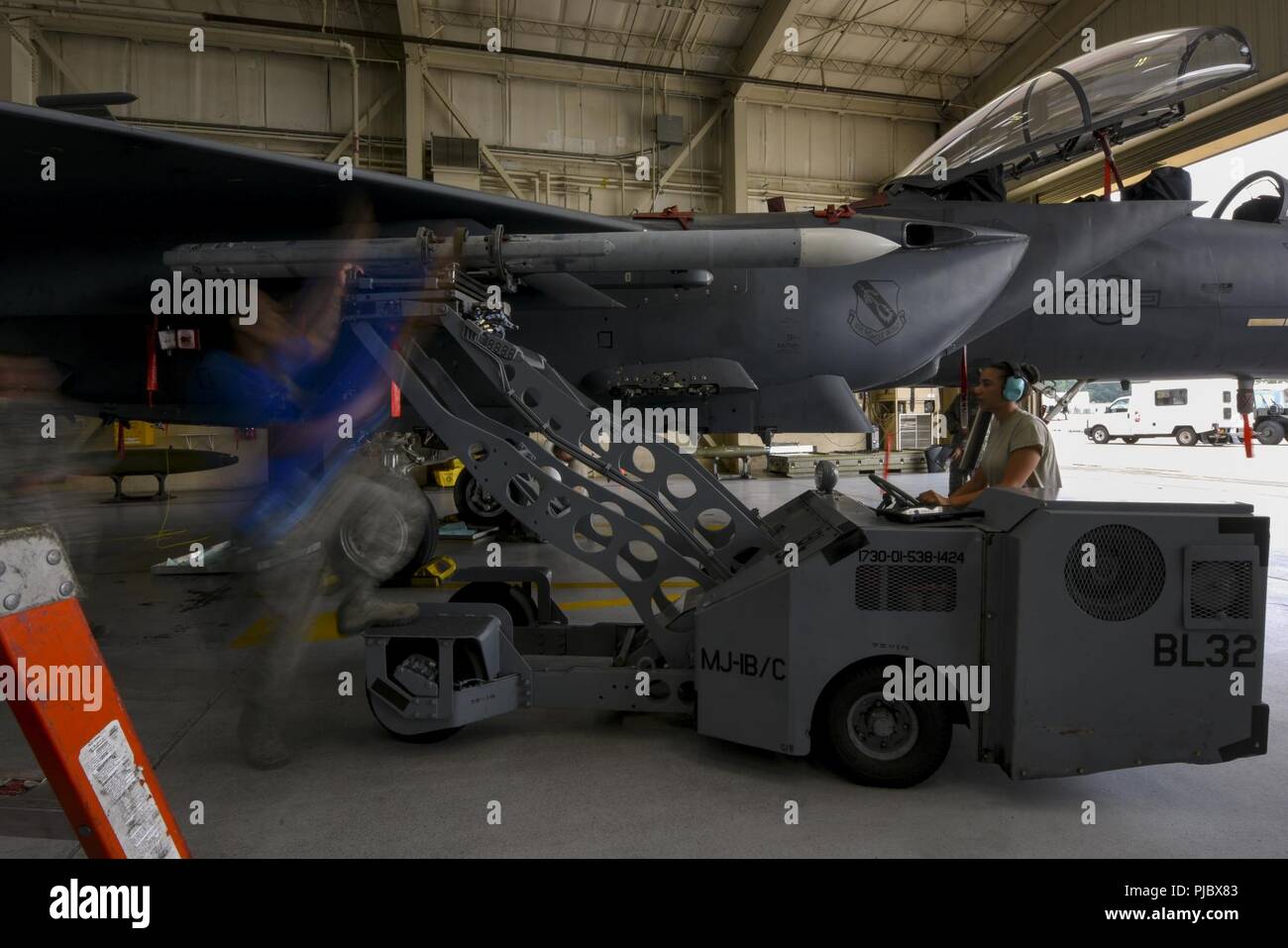 Staff Sgt. Lavar Mingo (left), 334th Aircraft Maintenance Unit crew ...
