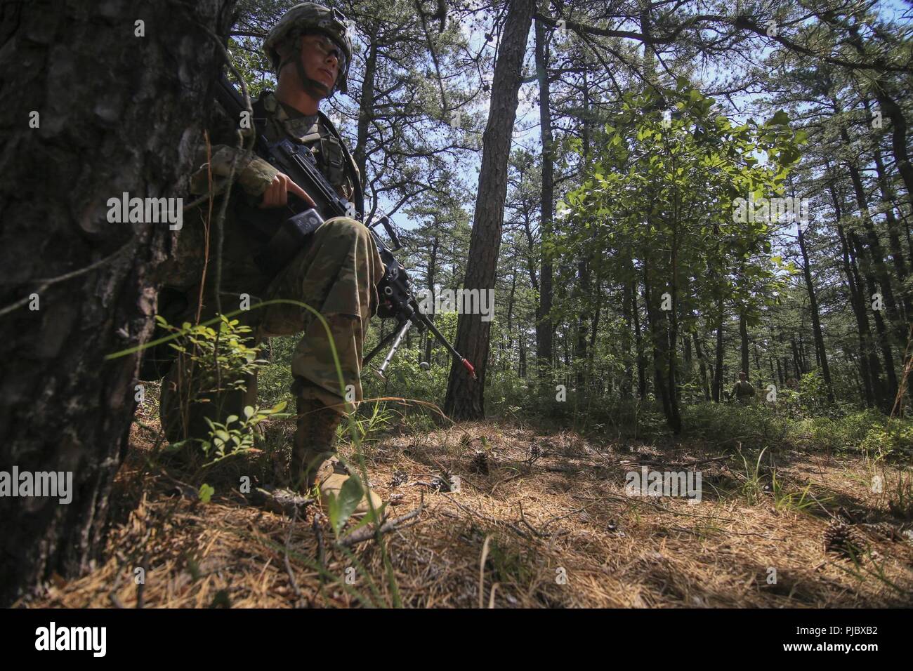 A U.S. Army National Guard M249 gunner from Bravo Company, 1st ...