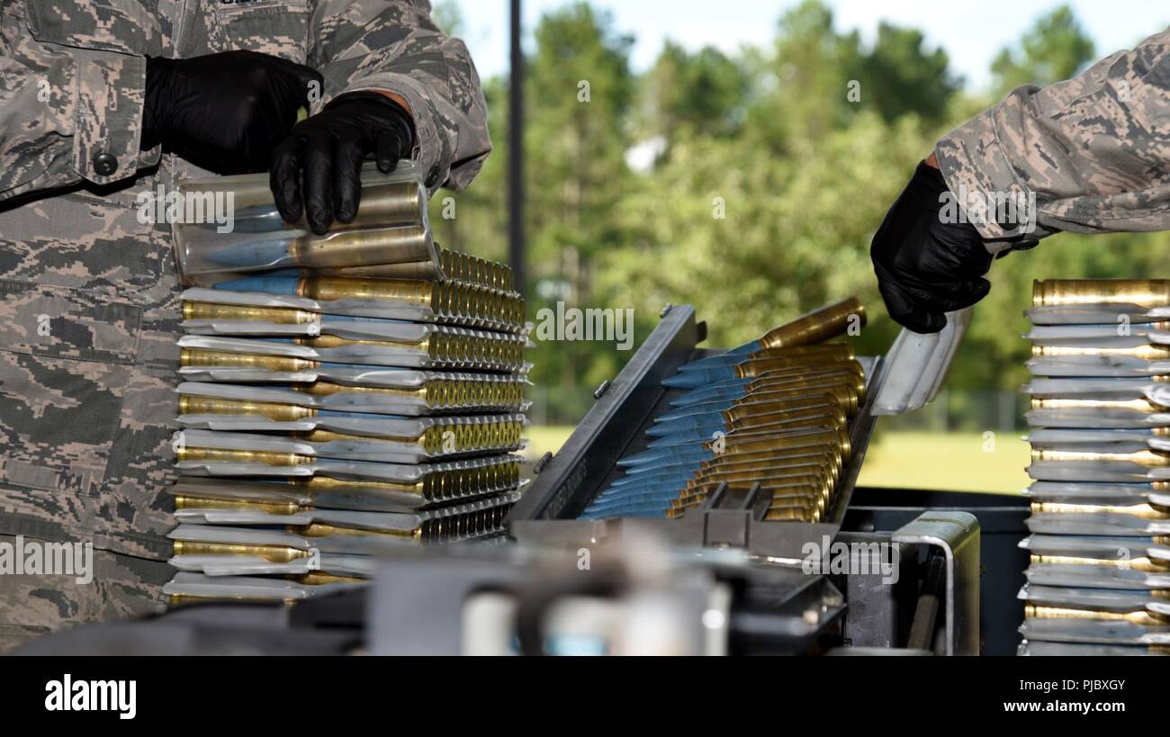 Loading pilots hi-res stock photography and images - Alamy