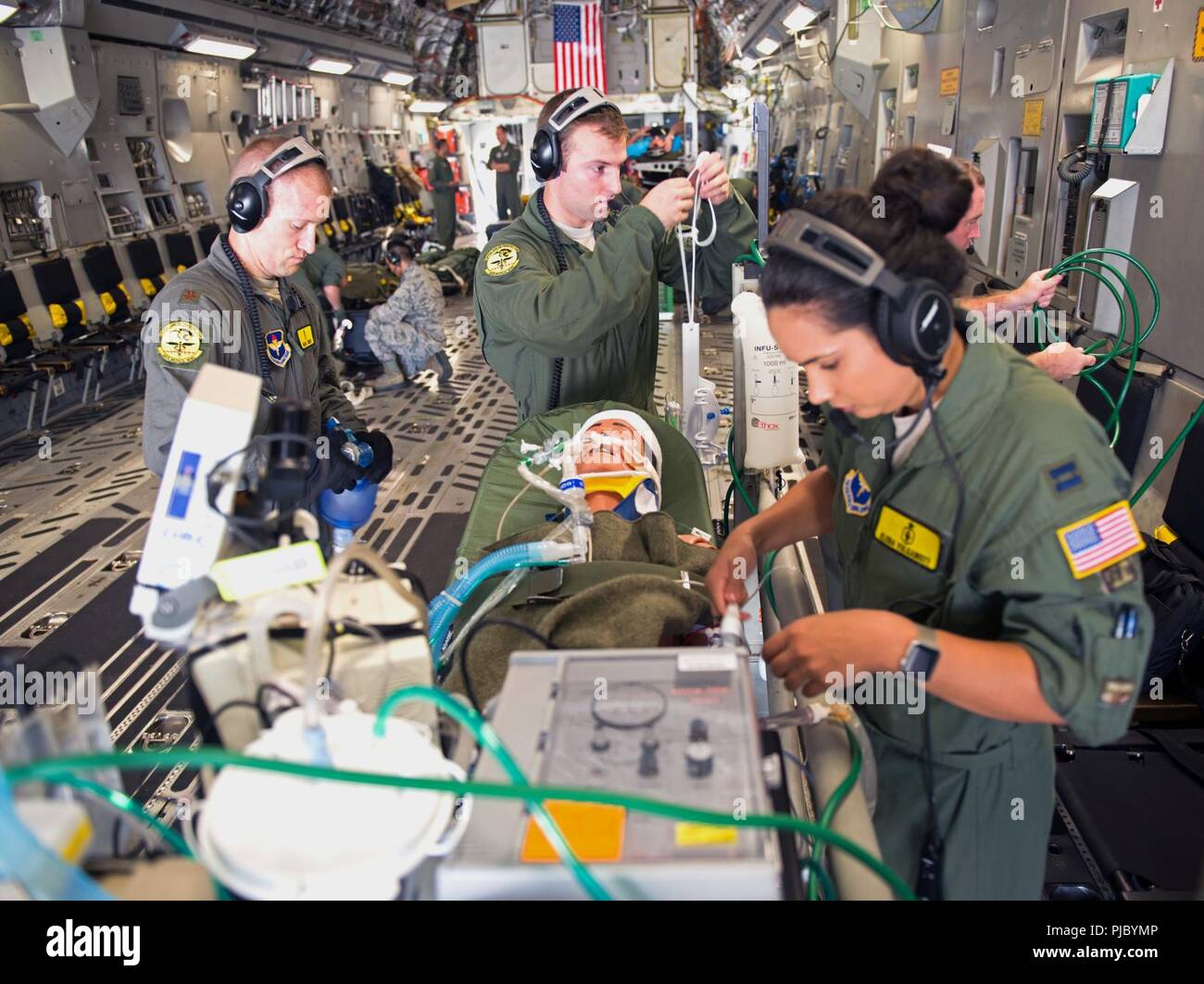 Critical care air transport team hi-res stock photography and images ...