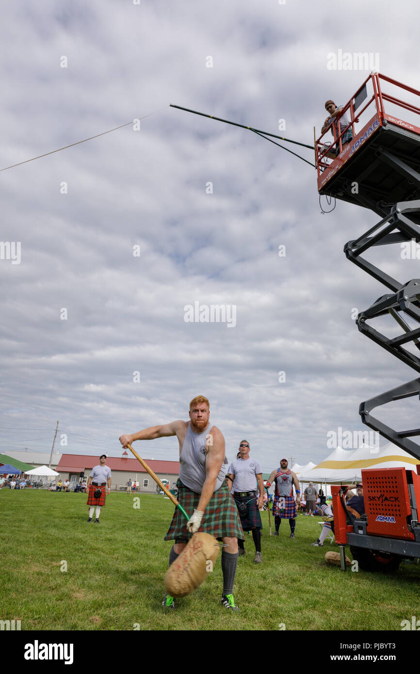 Sheaf toss hi-res stock photography and images - Alamy