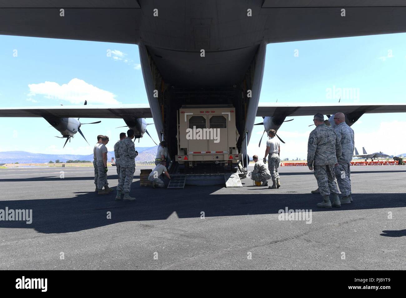 Little Rock Air Force Base, Ark., and Kingsley Field, Ore., Airmen load ...