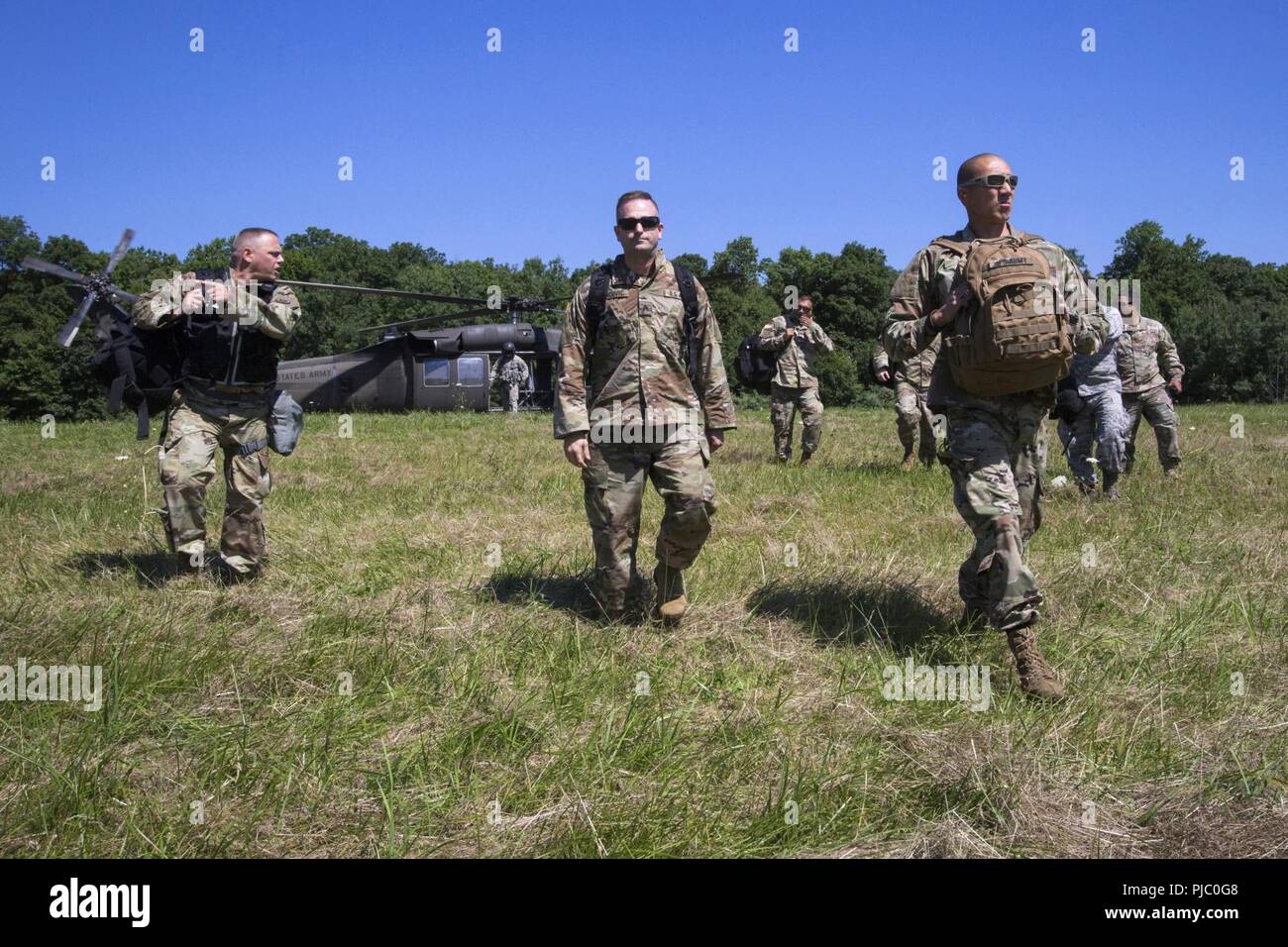 New Jersey National Guard Soldiers and Airmen with the 21st Weapons of ...