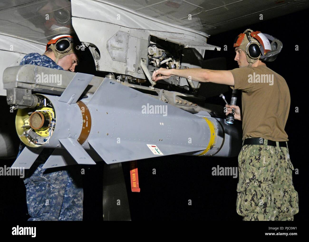 Air force agm 65 maverick missile hi-res stock photography and images ...