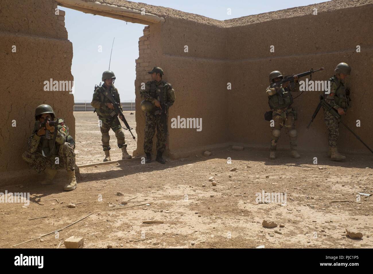 Military breach tactics hi-res stock photography and images - Alamy