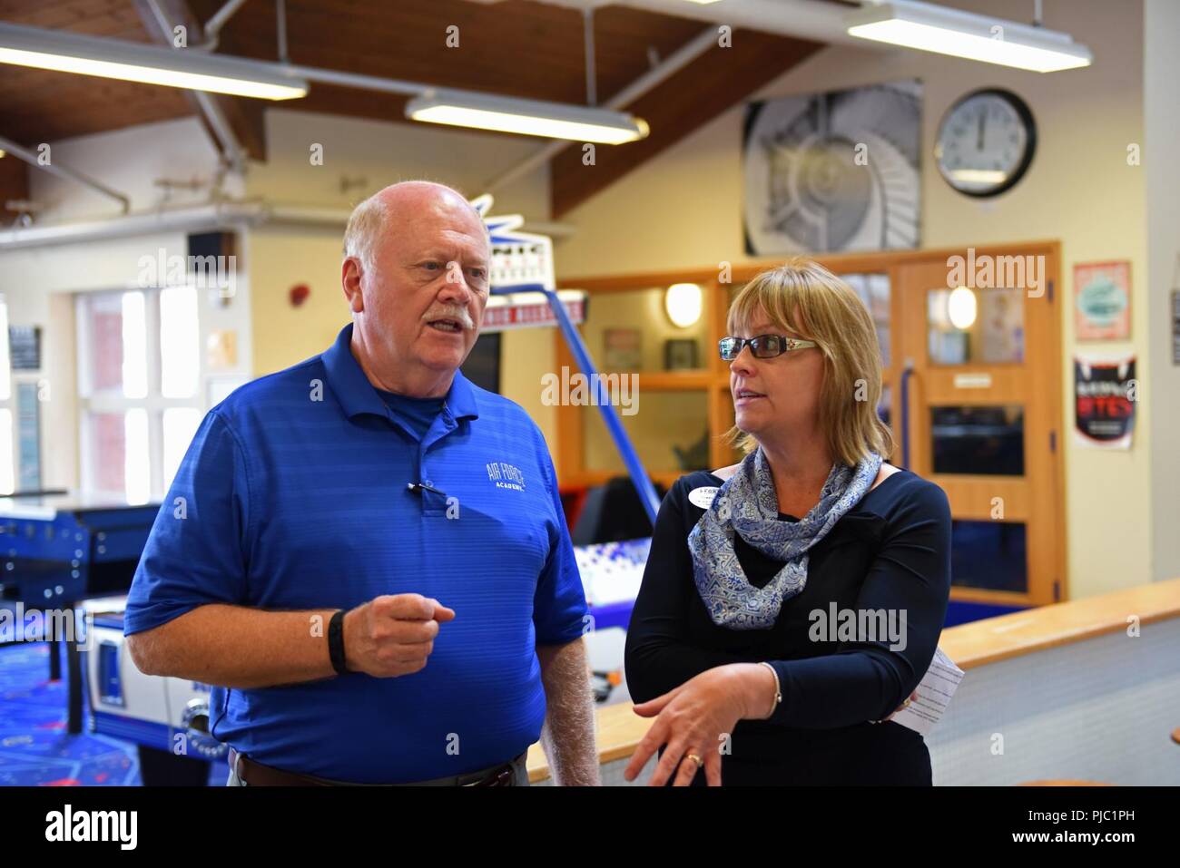 Visiting family support s hi-res stock photography and images - Alamy